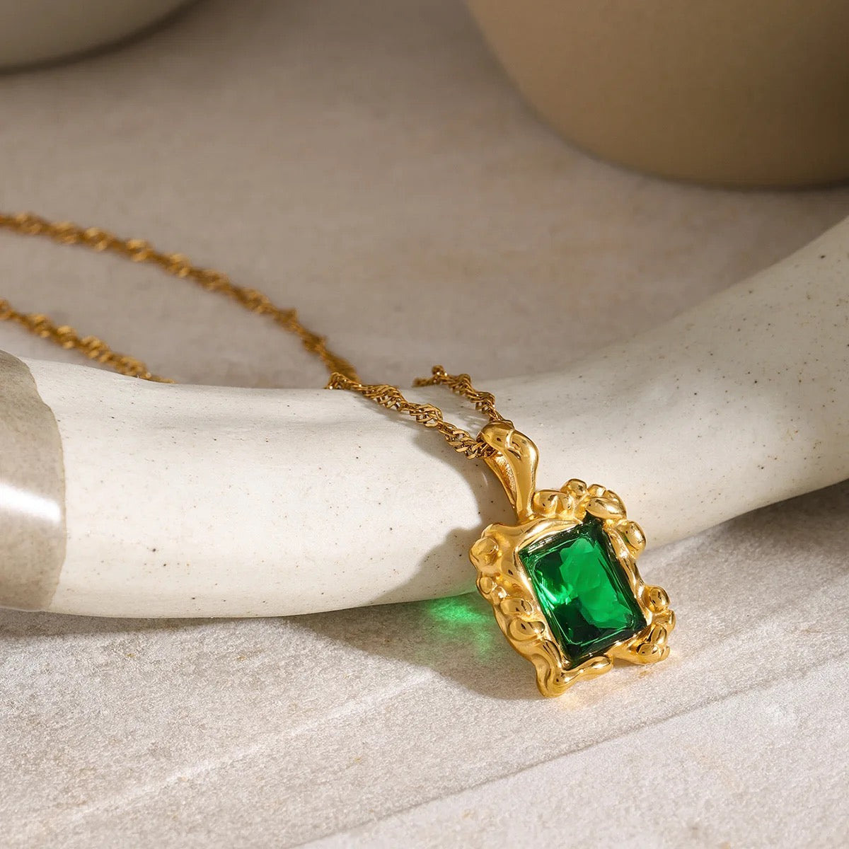 Antique emerald pendant store